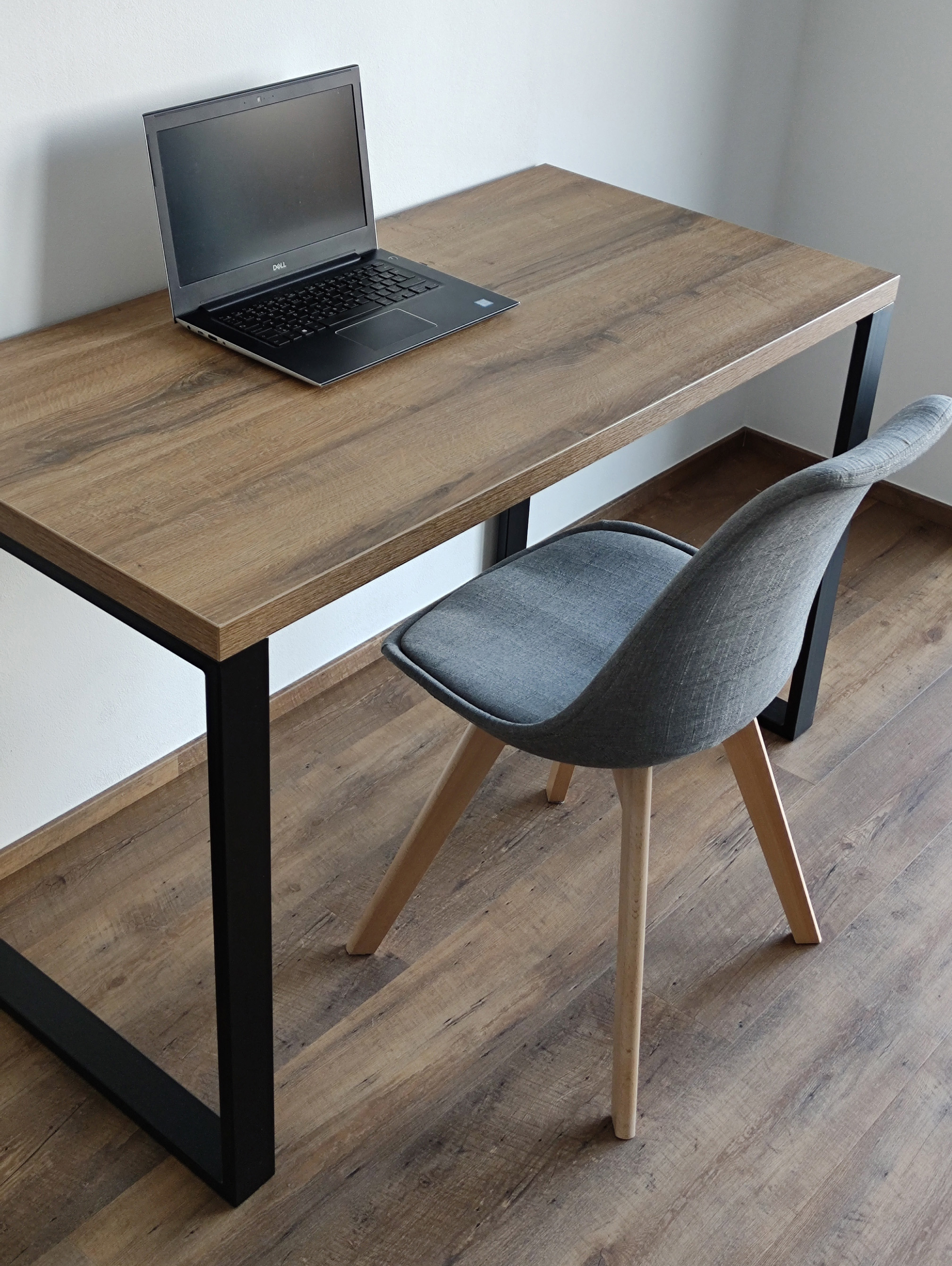 Jak správně vybrat stolní nohy?